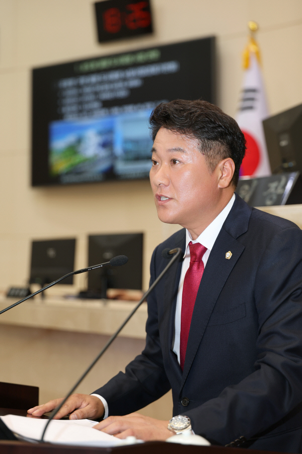 “예산 탓 노선변경 안 돼”…이강덕, 영일만대교 기존안 고수 의지